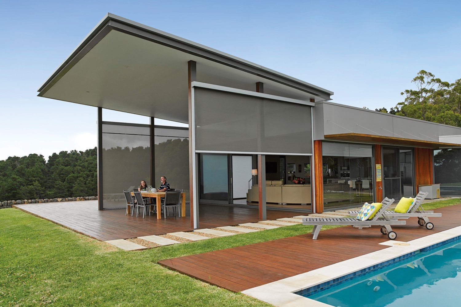 Alpha External Screens