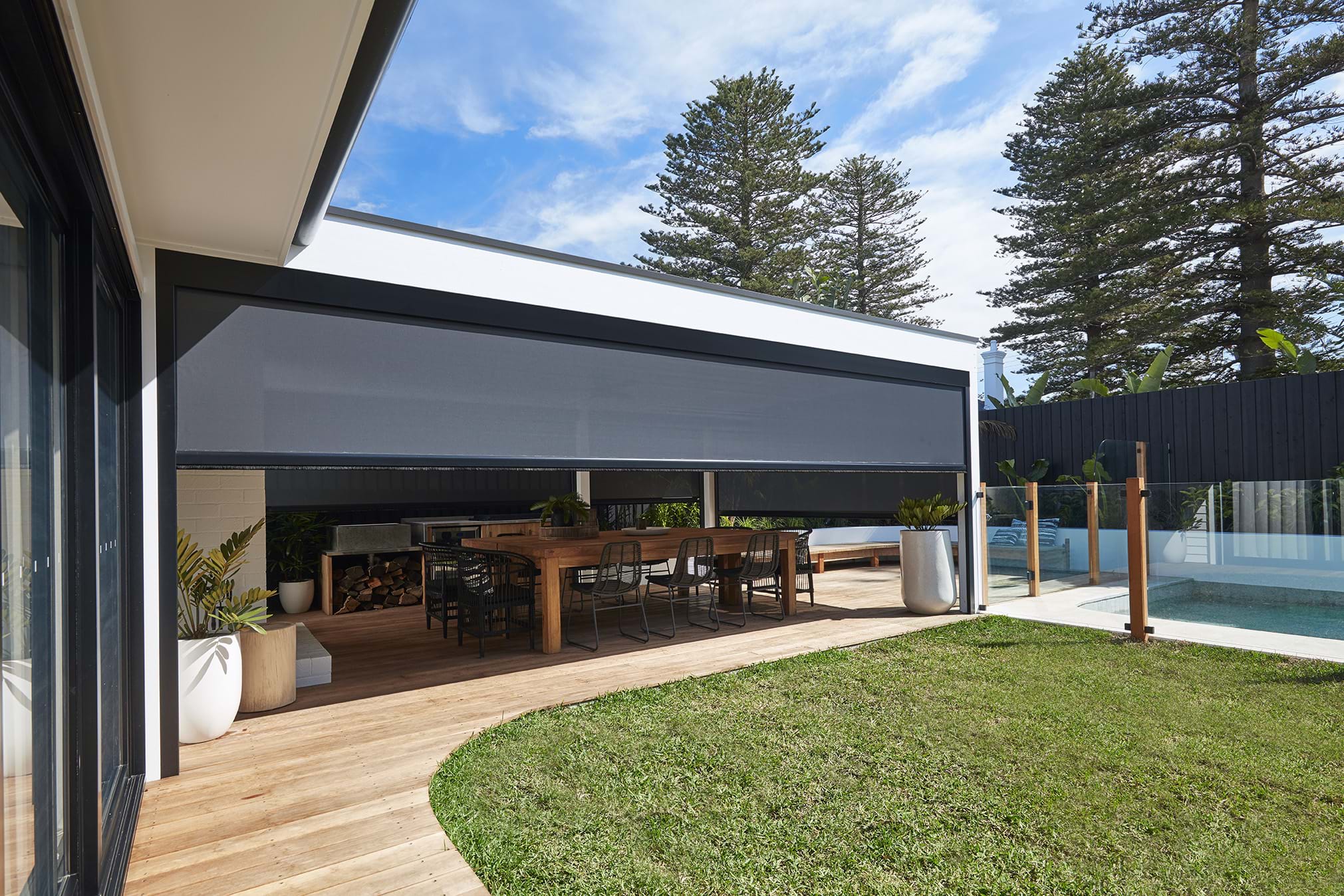 Alpha External Screens